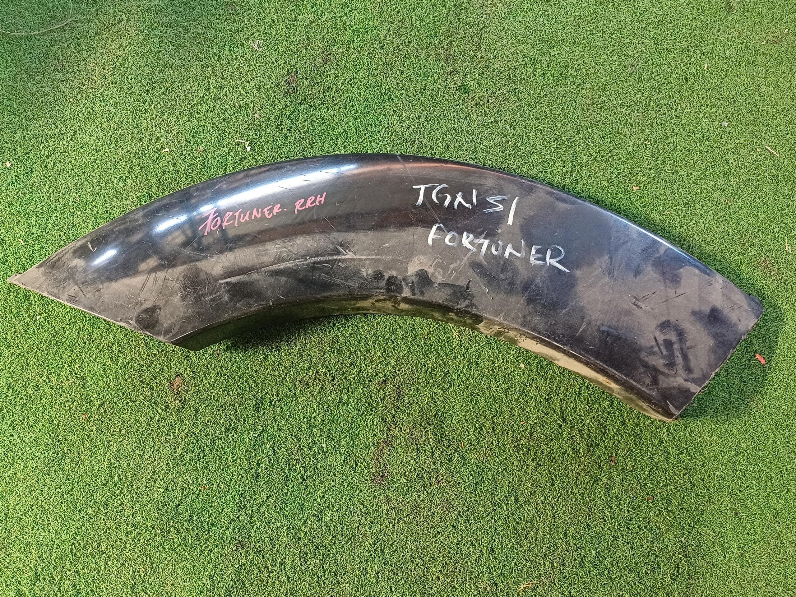 TOYOTA FORTUNER KUN51 FENDER FLARE RRH (U) [75741-0K010] – YS PARTS