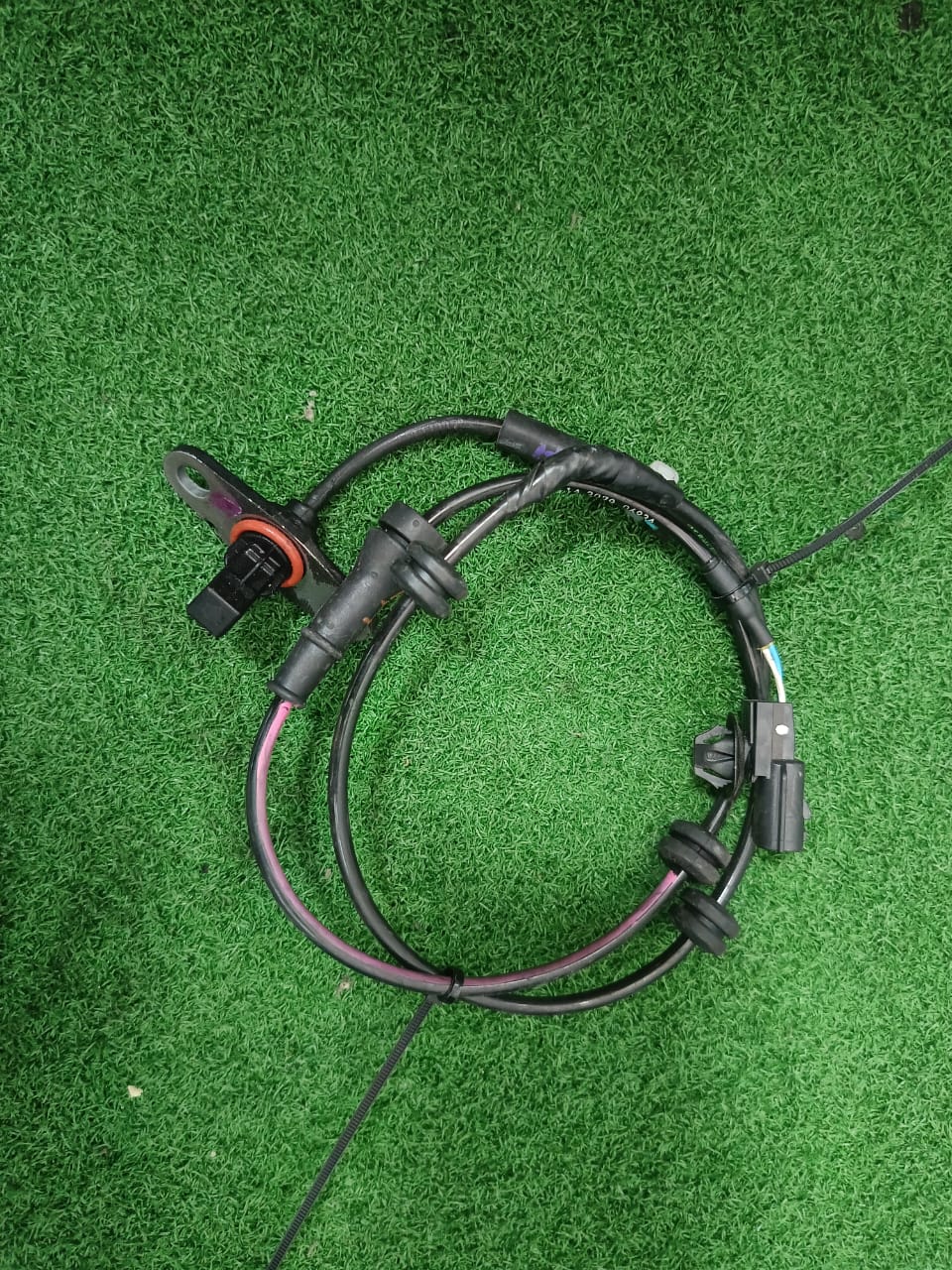 NISSAN NAVARA NP300 ABS SENSOR LH (47900 5JL1A-1) – YS PARTS