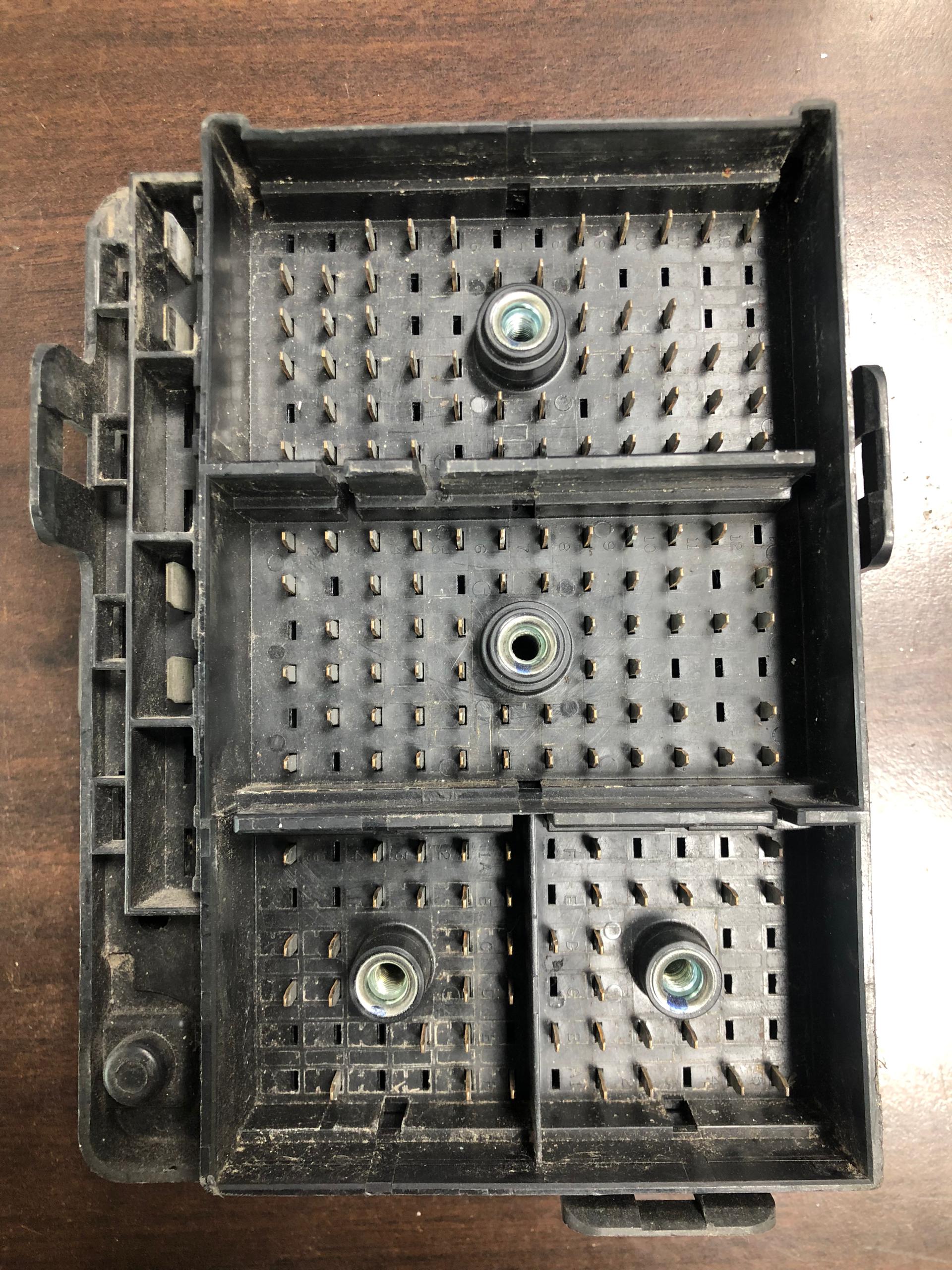 PROTON GEN2 FUSE BOX (PW853582) – YS PARTS
