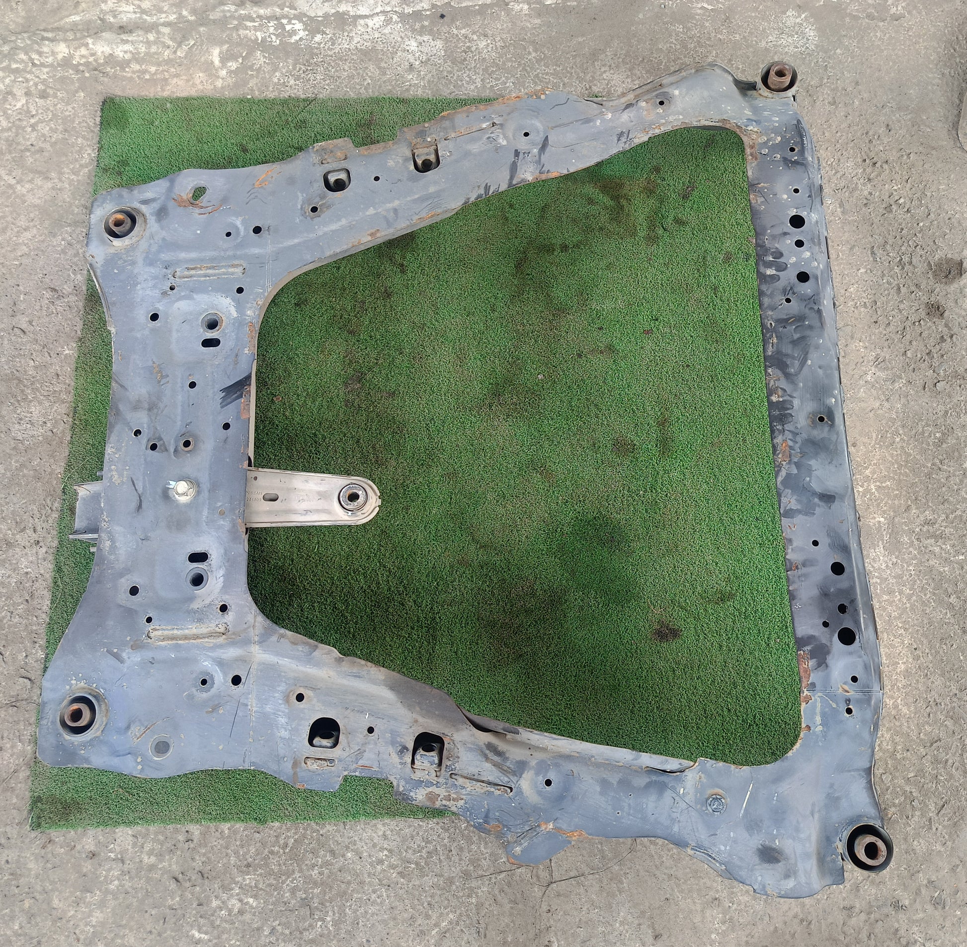 NISSAN SERENA CROSSMEMBER (CMB039) – YS PARTS